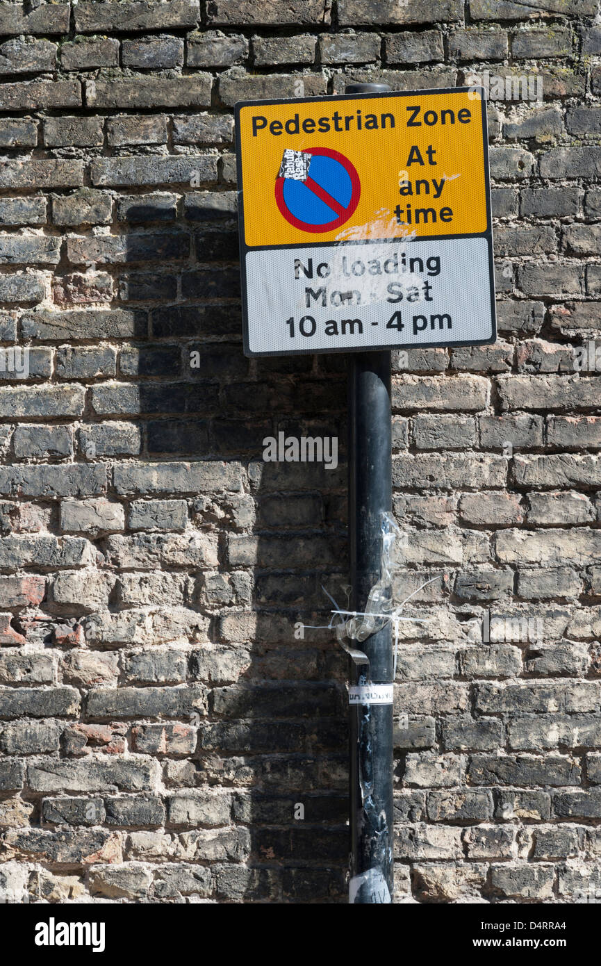 Restriction loading sign hi-res stock photography and images - Alamy