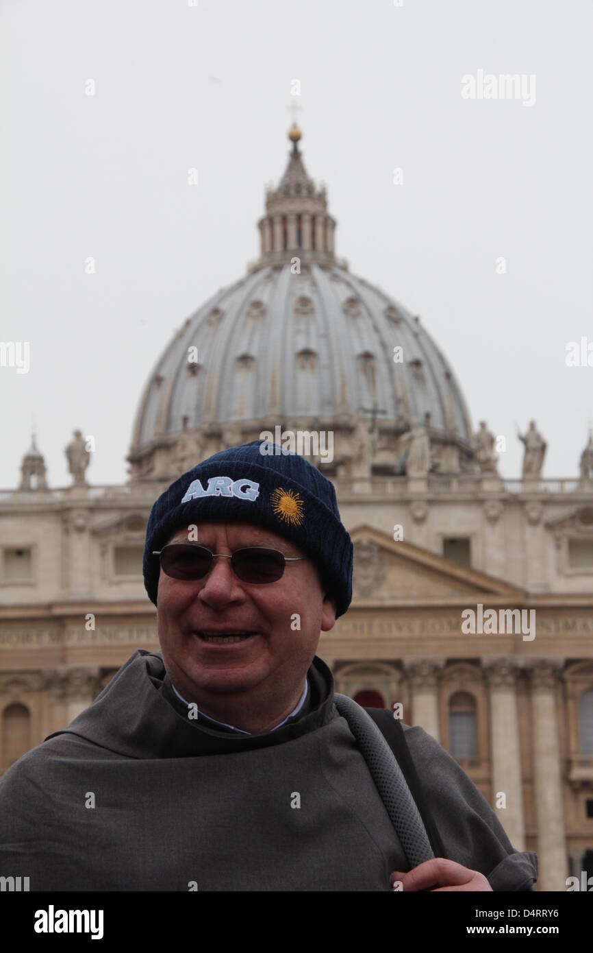17 Mar 2013 The first Angelus Sunday Blessing by Pope Francis in Saint ...