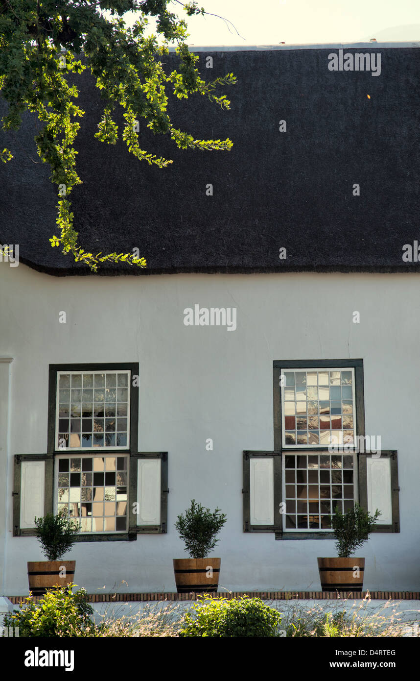 Dutch Colonial House Windows Stock Photo - Alamy