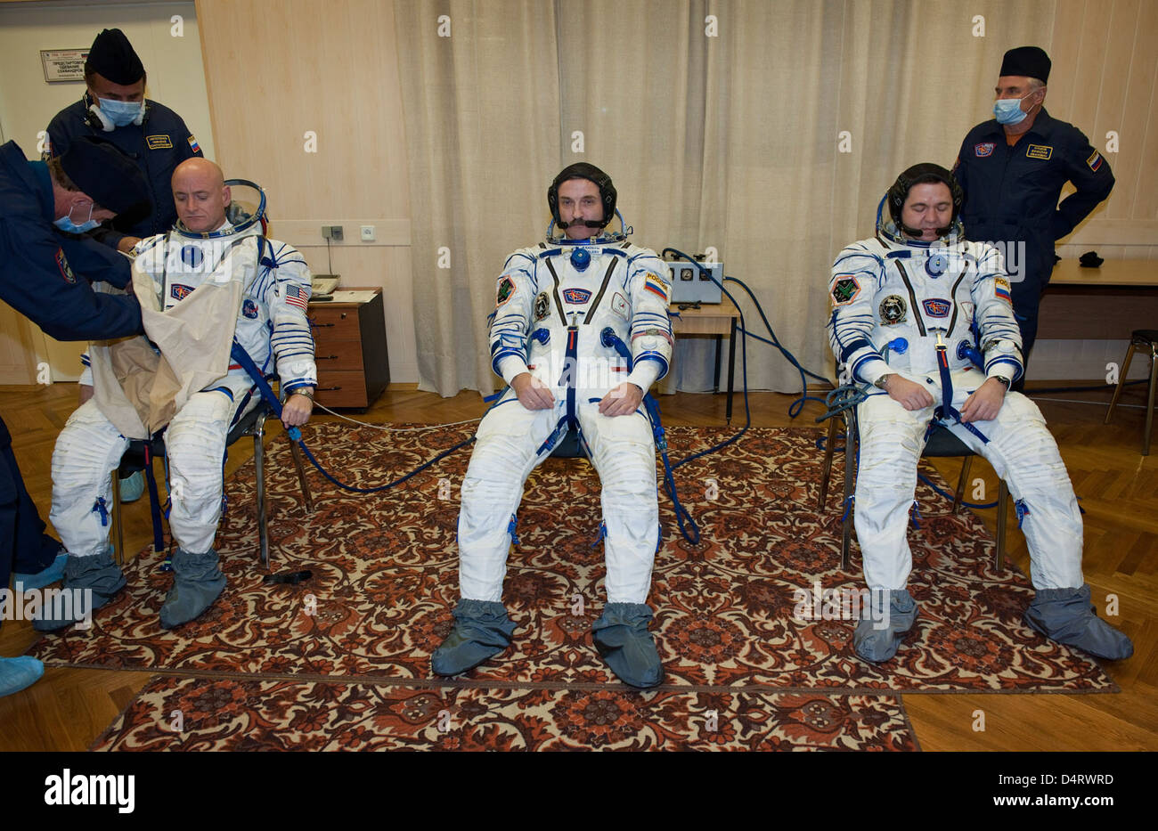 Expedition 25 Launch (201010080010HQ Stock Photo - Alamy