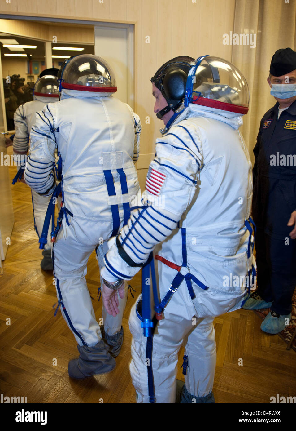 Expedition 25 preflight hi-res stock photography and images - Alamy