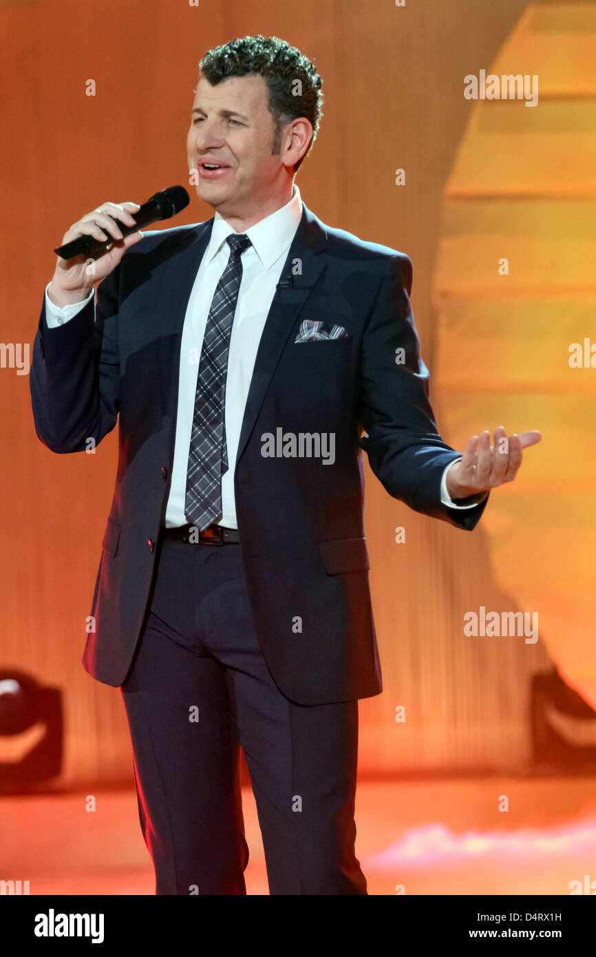 Argentinian-Italian schlager singer Semino Rossi performs during the ...