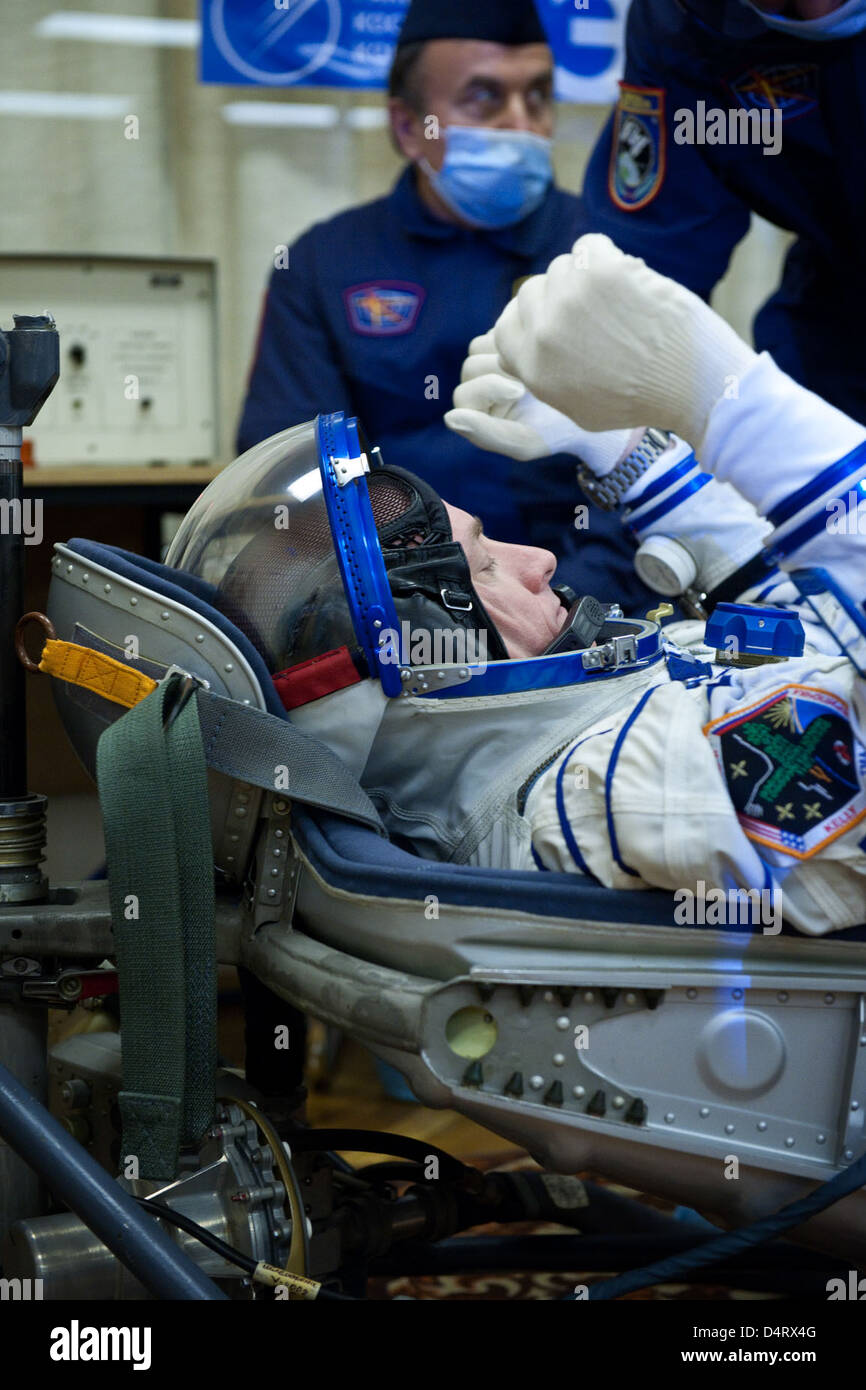 Expedition 25 preflight hi-res stock photography and images - Alamy