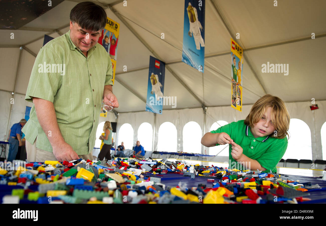 LEGO "Build The Future" Activity (201011010006HQ Stock Photo - Alamy
