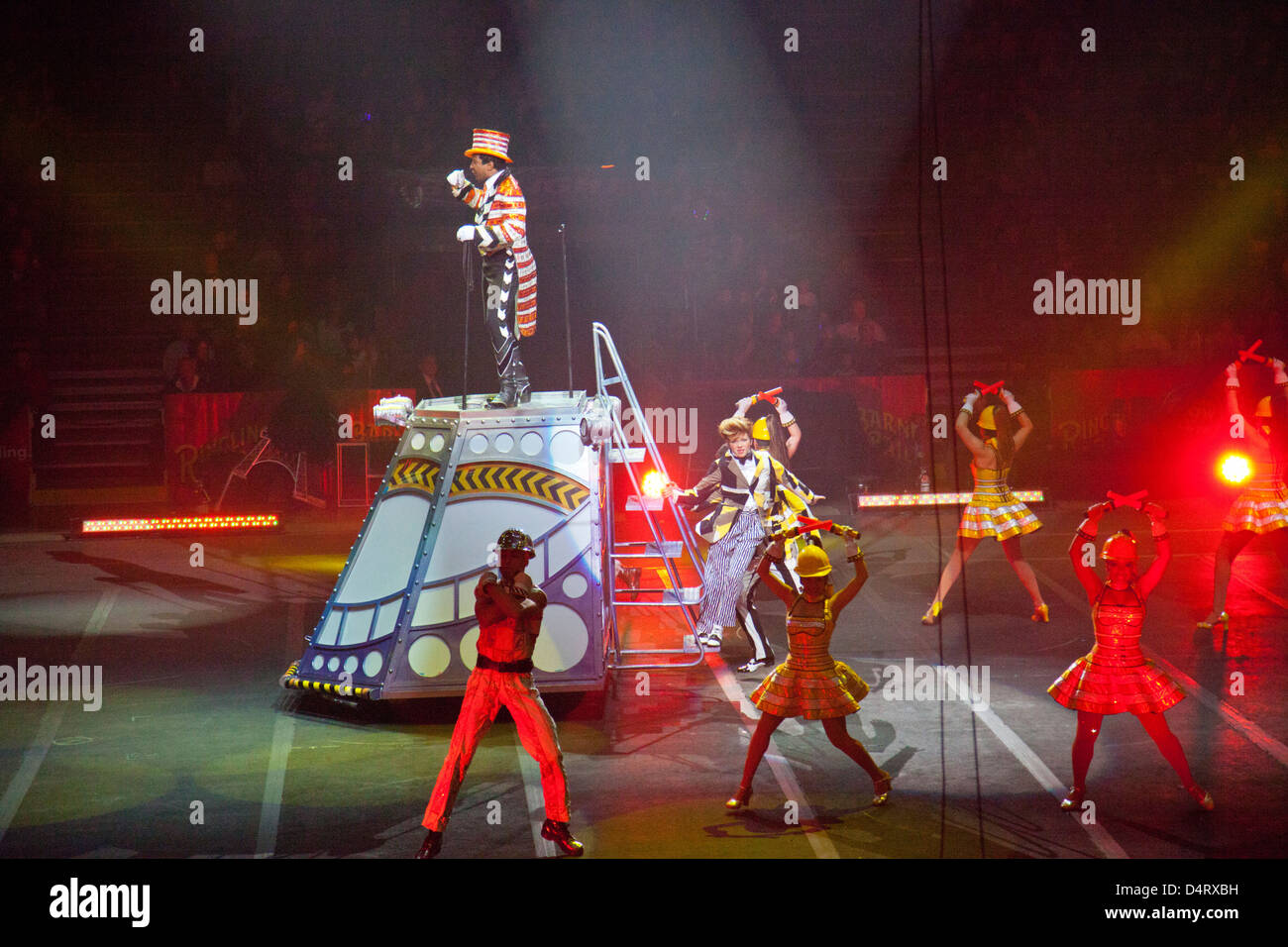Ring leader circus hi-res stock photography and images - Alamy