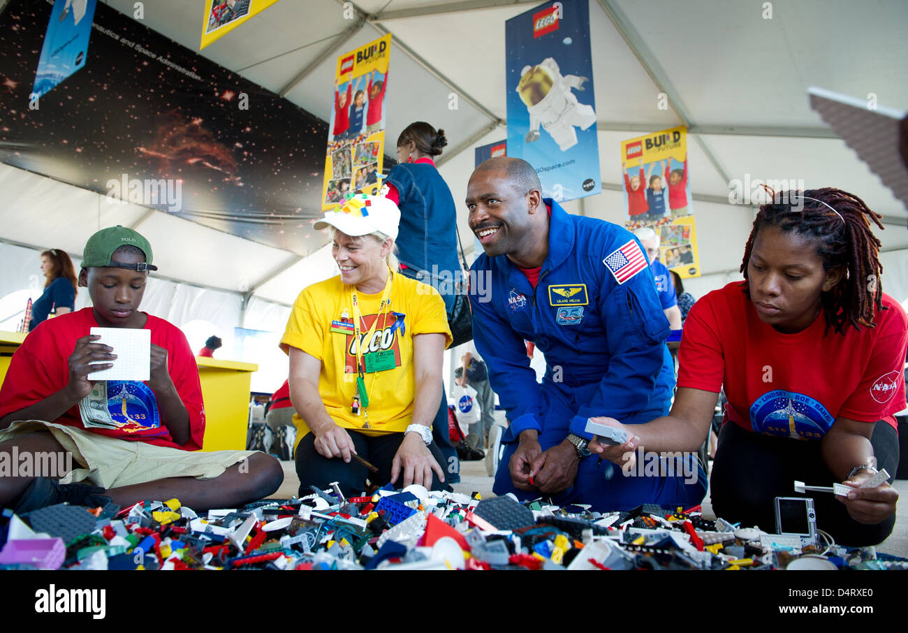 LEGO "Build The Future" Activity (201011030013HQ Stock Photo - Alamy