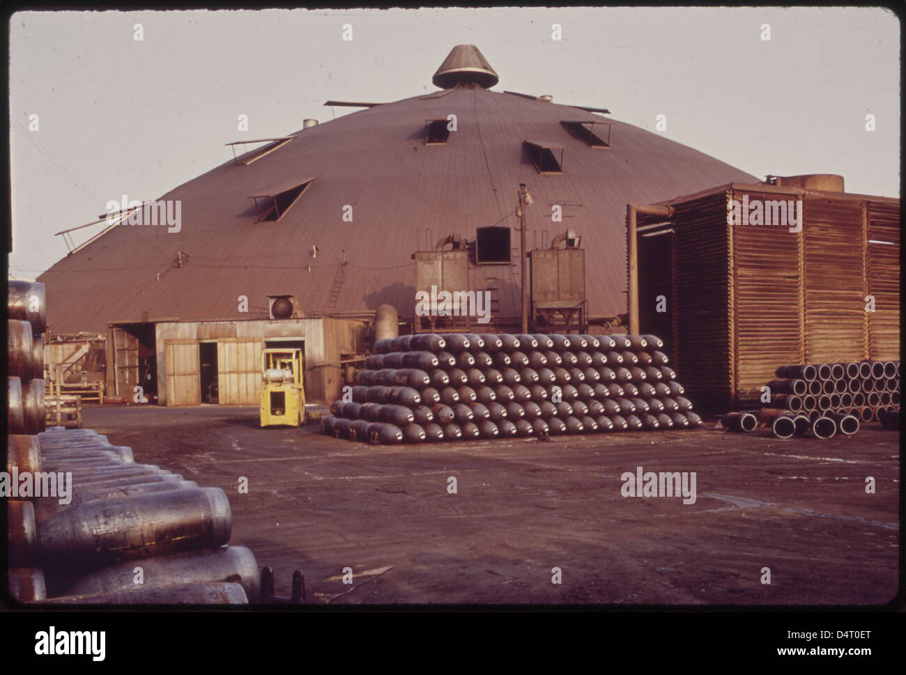 Shell manufacturing plant hi-res stock photography and images - Alamy