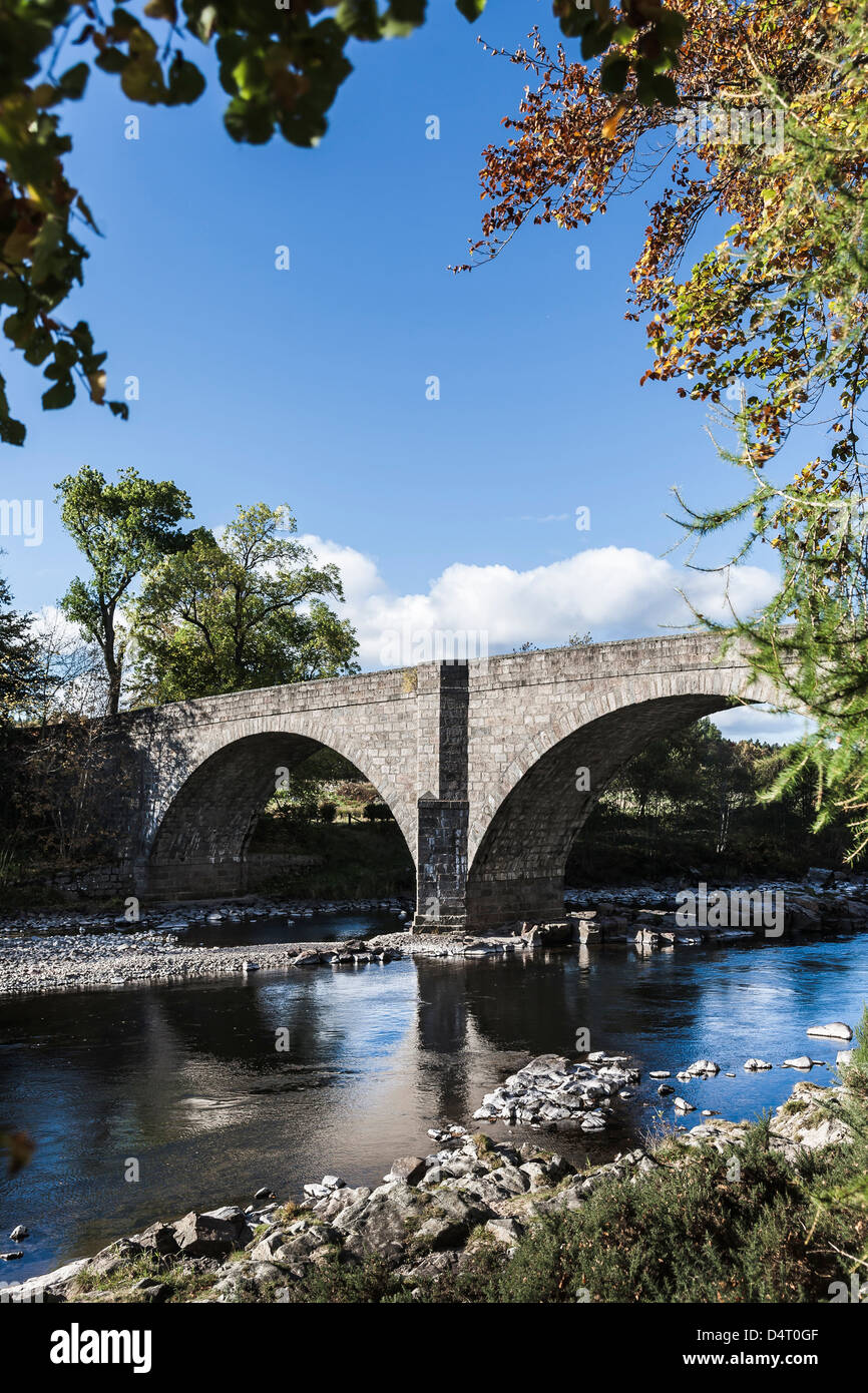 Bridge over River Dee at Potarch in Aberdeenshire, Scotland Stock Photo ...