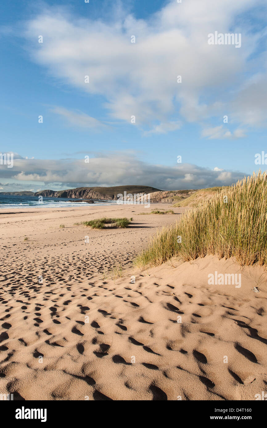 Beach at Sandwood bay in Sutherland, Scotland Stock Photo - Alamy