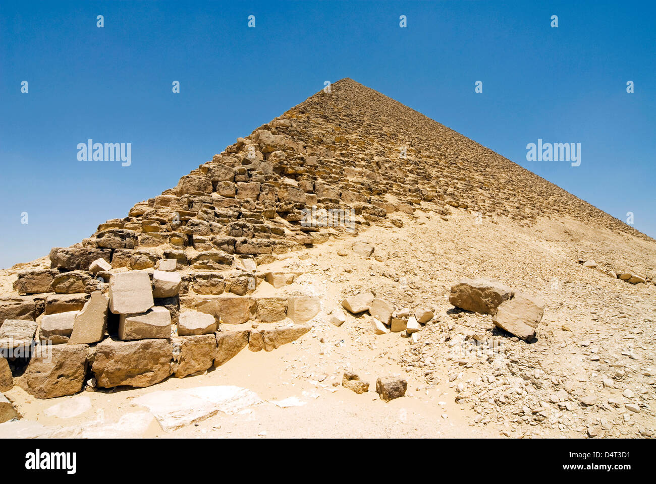 The Red Pyramid at Dashur, Senefru or Snefru Pyramid, Cairo, Egypt ...