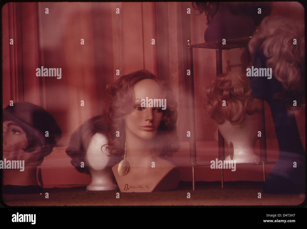 1970s store window hi-res stock photography and images - Alamy