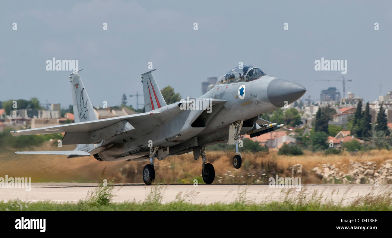 A McDonnell Douglas F-15D Eagle Baz aircraft of the Israeli Air Force ...