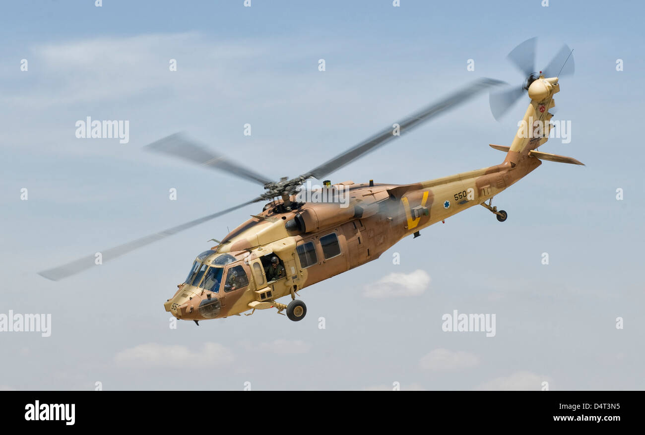 A Sikorsky UH-60 Black Hawk Yanshuf of the Israeli Air Force Stock ...