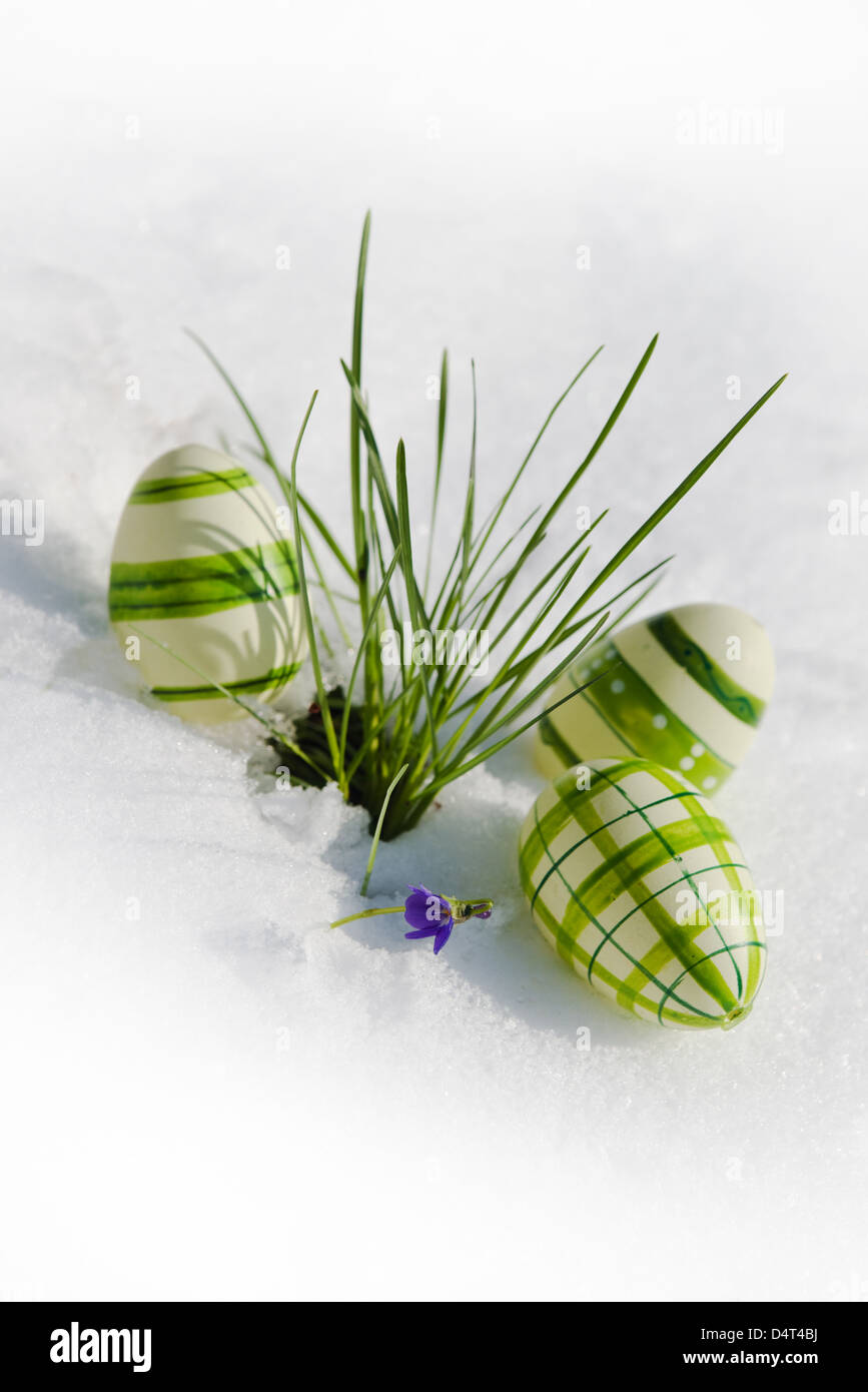 Snow eggs hi-res stock photography and images - Alamy