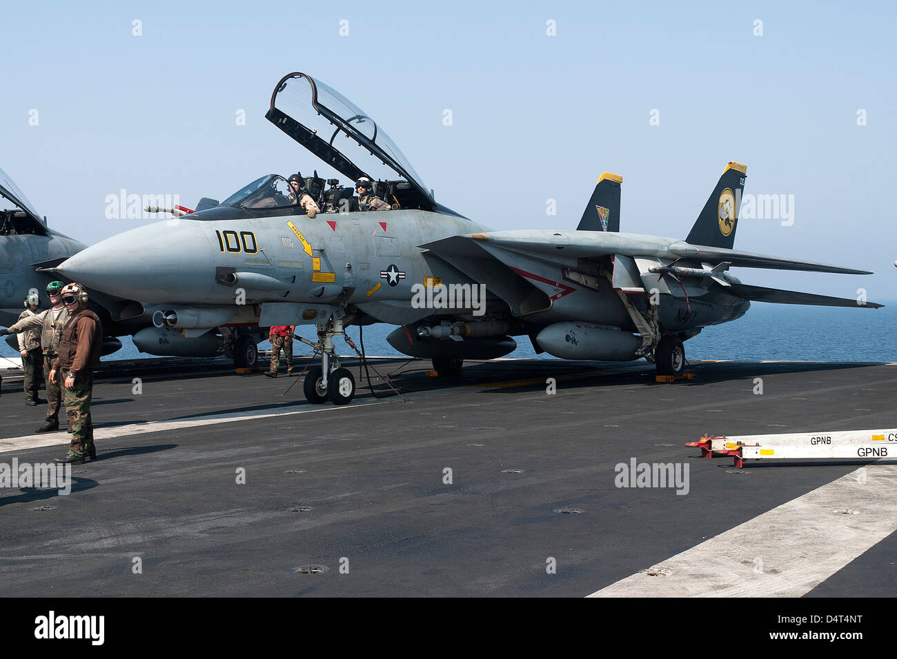 F 14 tomcat cockpit hi-res stock photography and images - Alamy