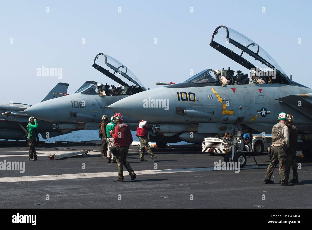 Crew aboard uss roosevelt hi-res stock photography and images - Alamy