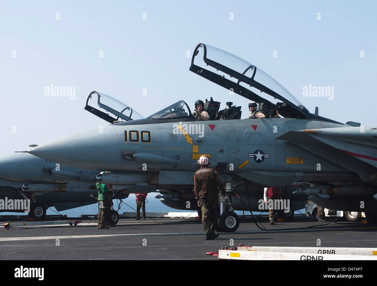 F 14 tomcat cockpit hi-res stock photography and images - Alamy