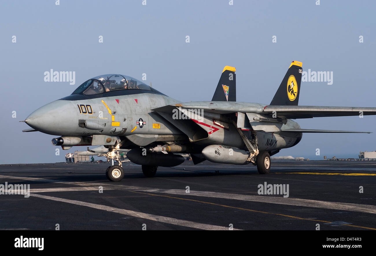 F 14 cockpit hi-res stock photography and images - Alamy