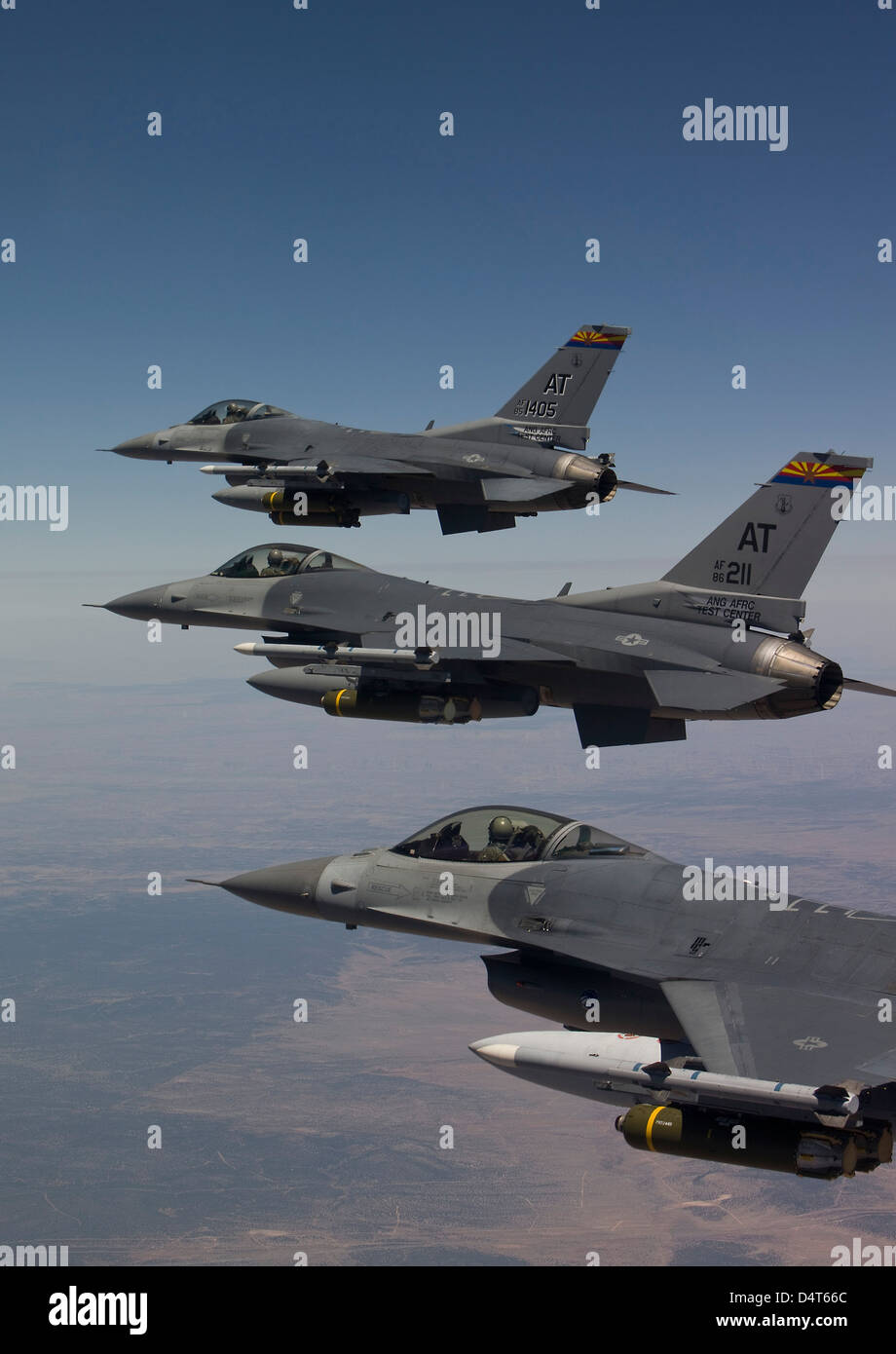 Three f 16 fighting falcon planes hi-res stock photography and images ...