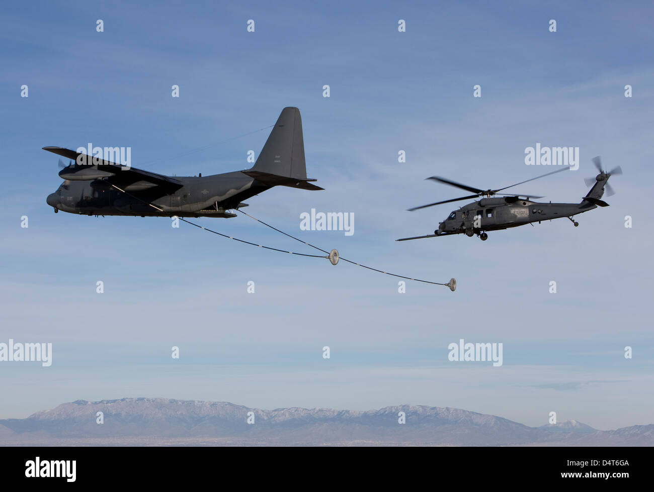 Aerial refueling hi-res stock photography and images - Alamy