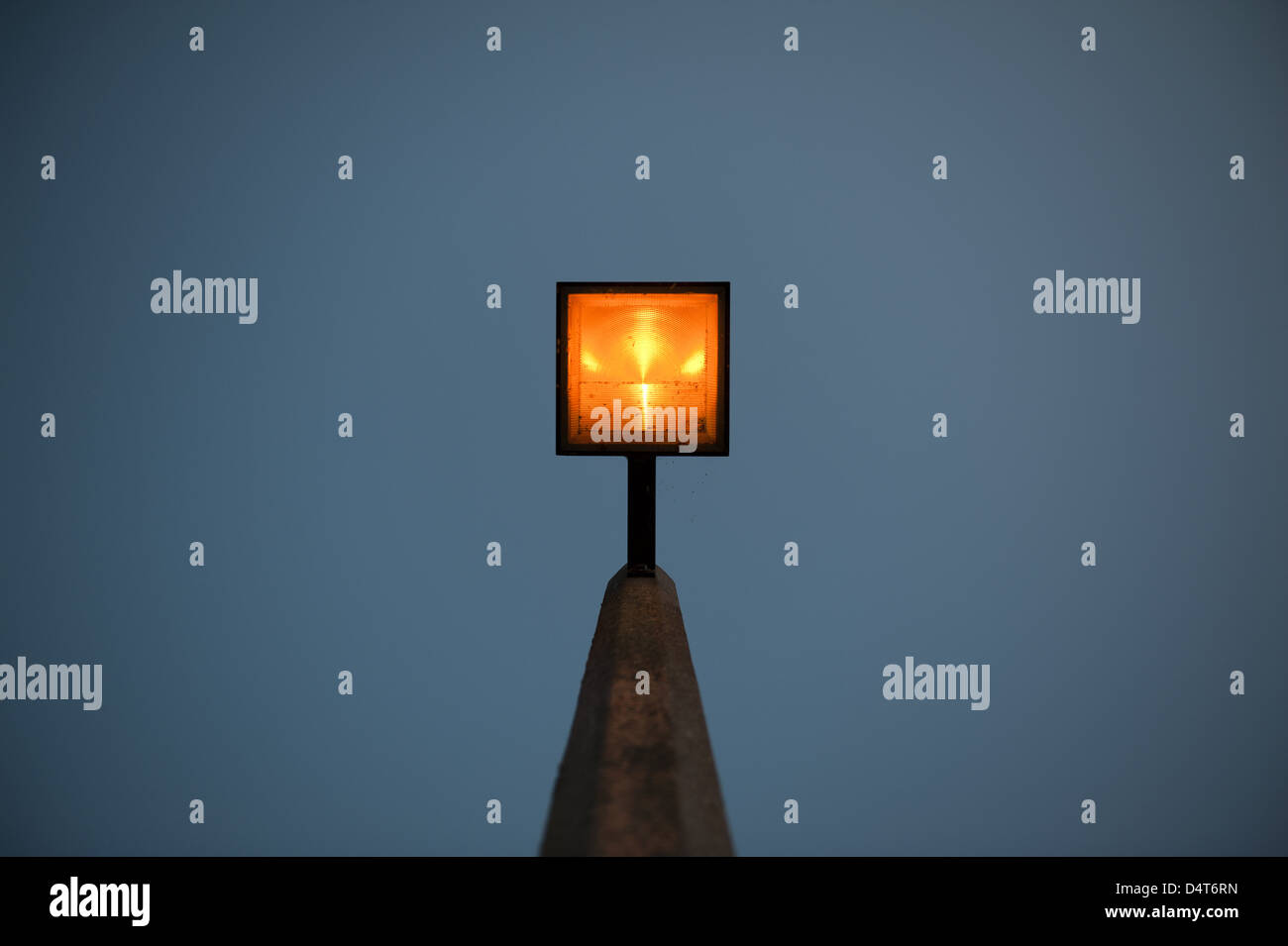 Symmetric light hi-res stock photography and images - Alamy