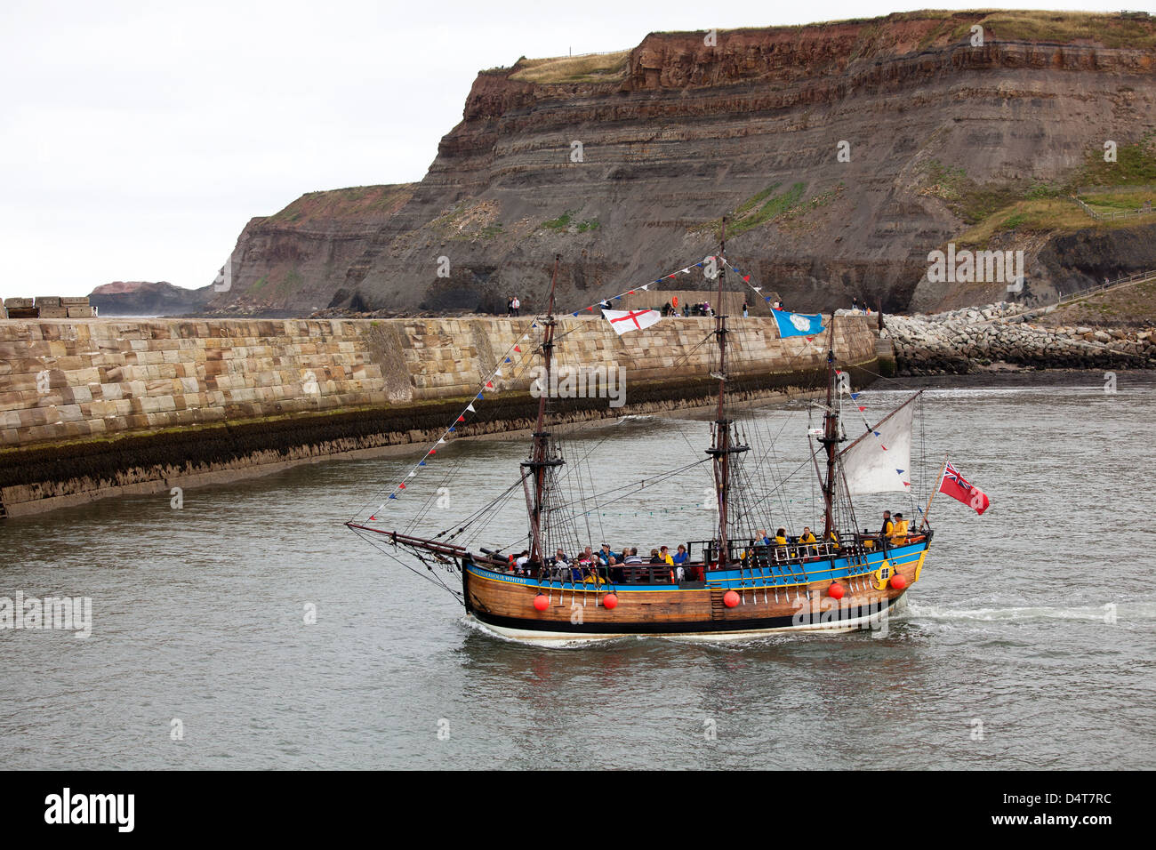 Hms endeavour replica hi-res stock photography and images - Alamy
