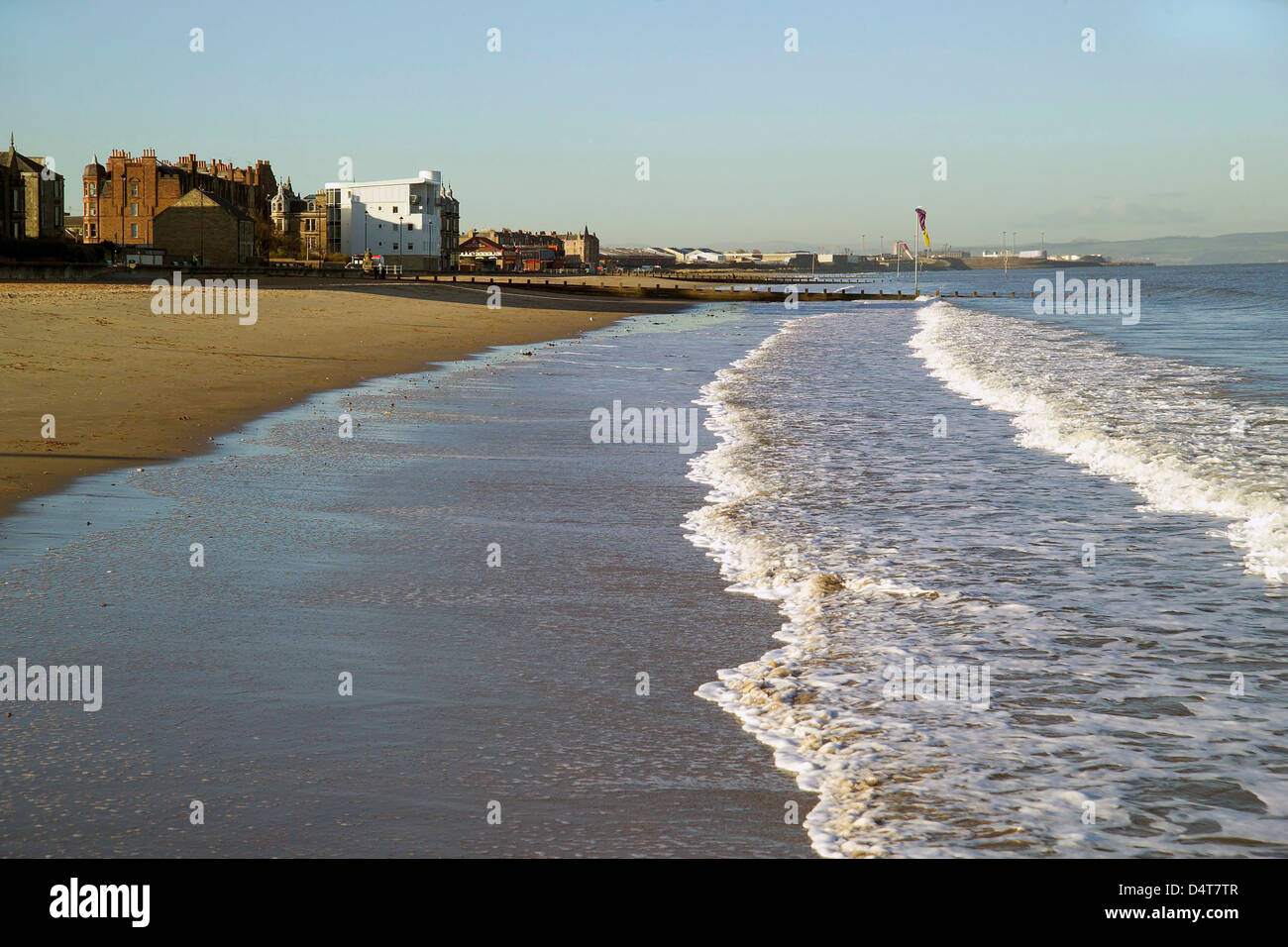 Portobello beach walking edinburgh hi-res stock photography and images ...
