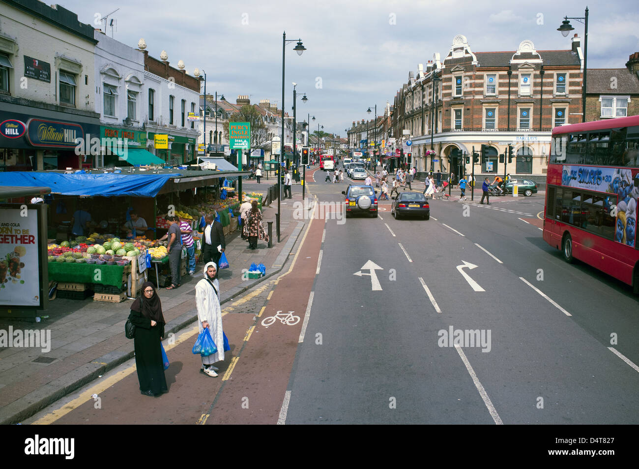 London with migrants hi-res stock photography and images - Alamy