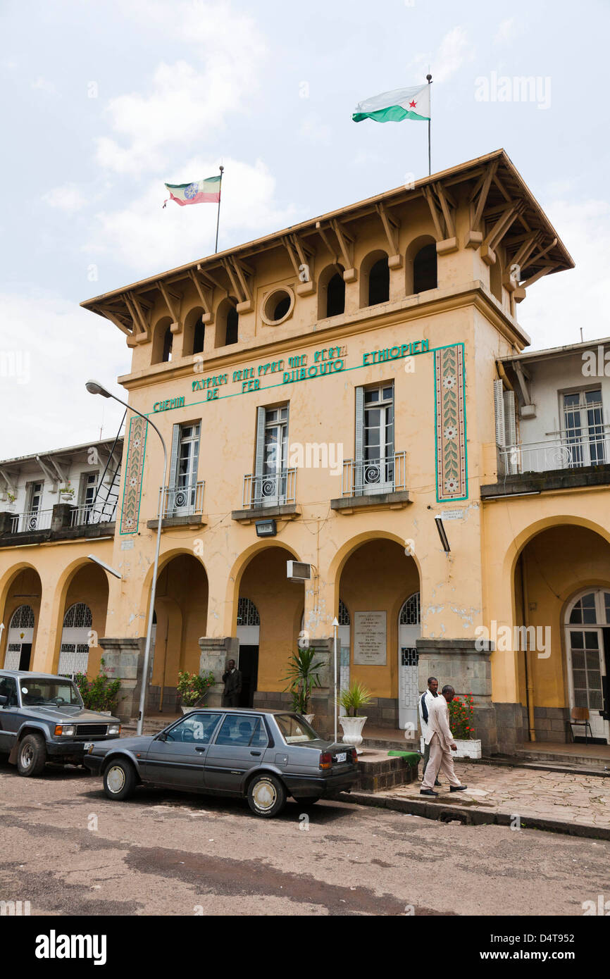 Chemin de fer de la gare hi-res stock photography and images - Alamy