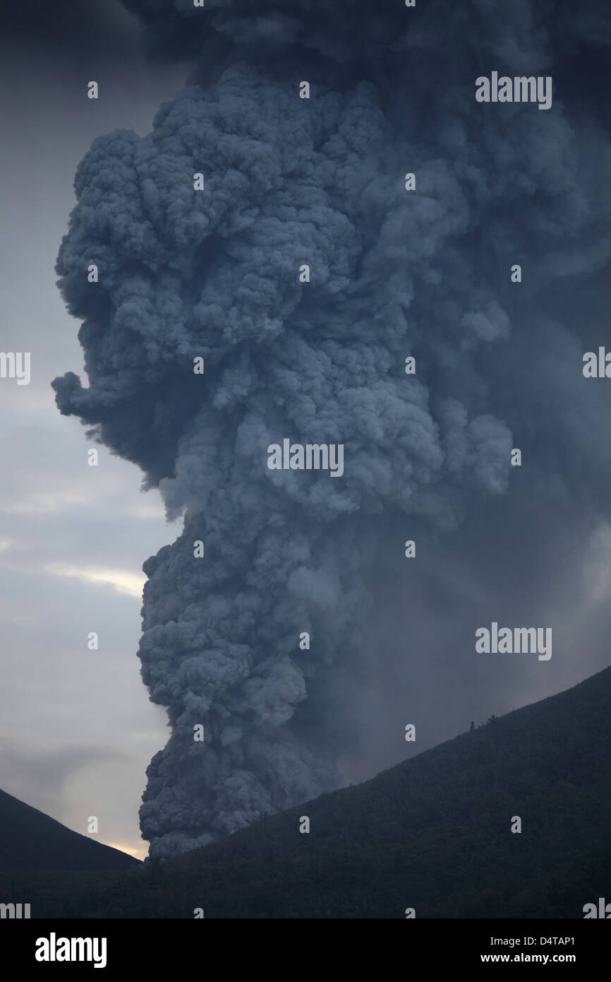 Mount empung hi-res stock photography and images - Alamy