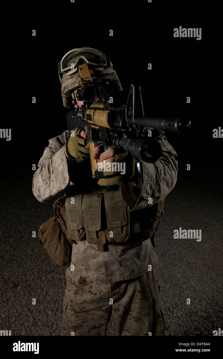 Portrait of a U.S. Marine wearing night vision device Stock Photo - Alamy