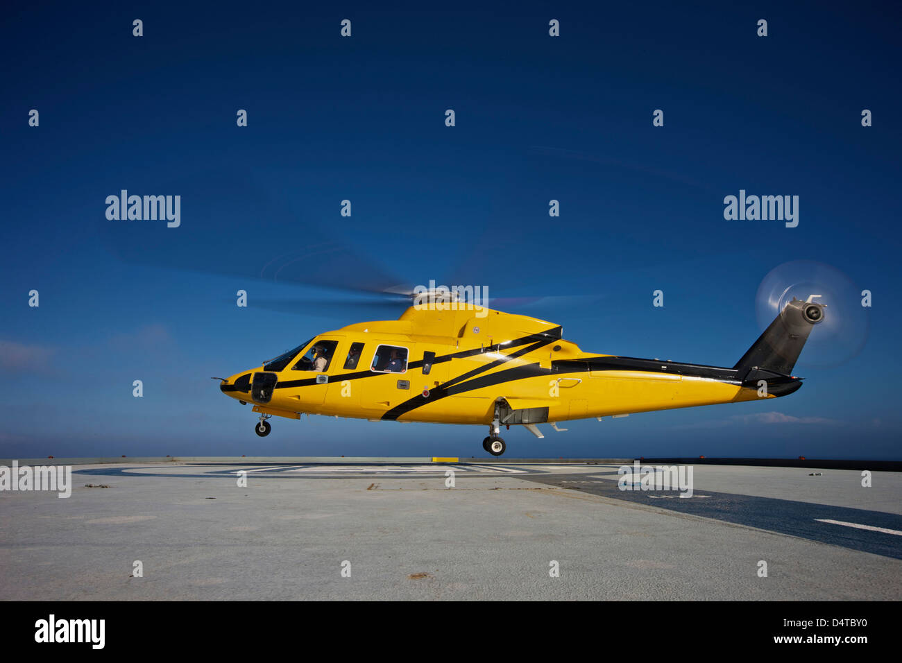 Sikorsky s 76 hi-res stock photography and images - Alamy