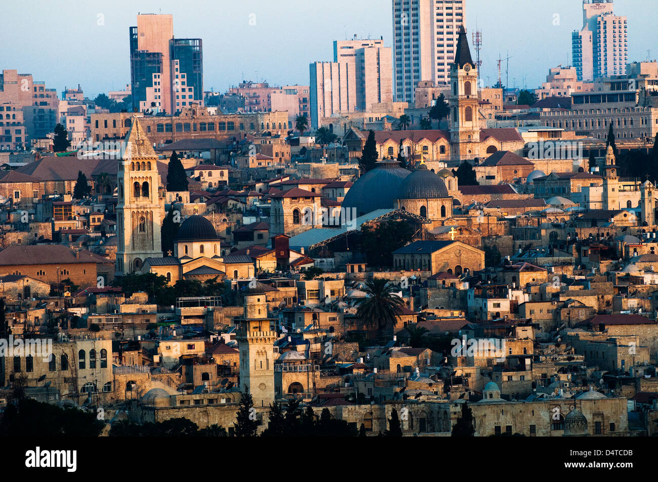 Early morning view of the old city of Jerusalem and west Jerusalem ...