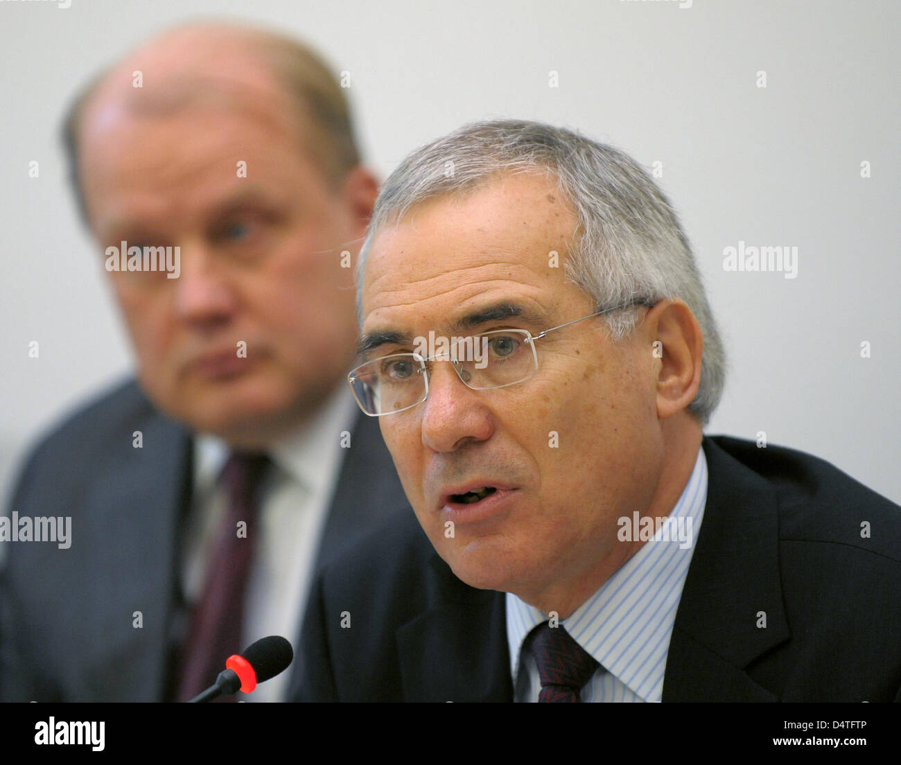Nicholas stern british economist hi-res stock photography and images ...