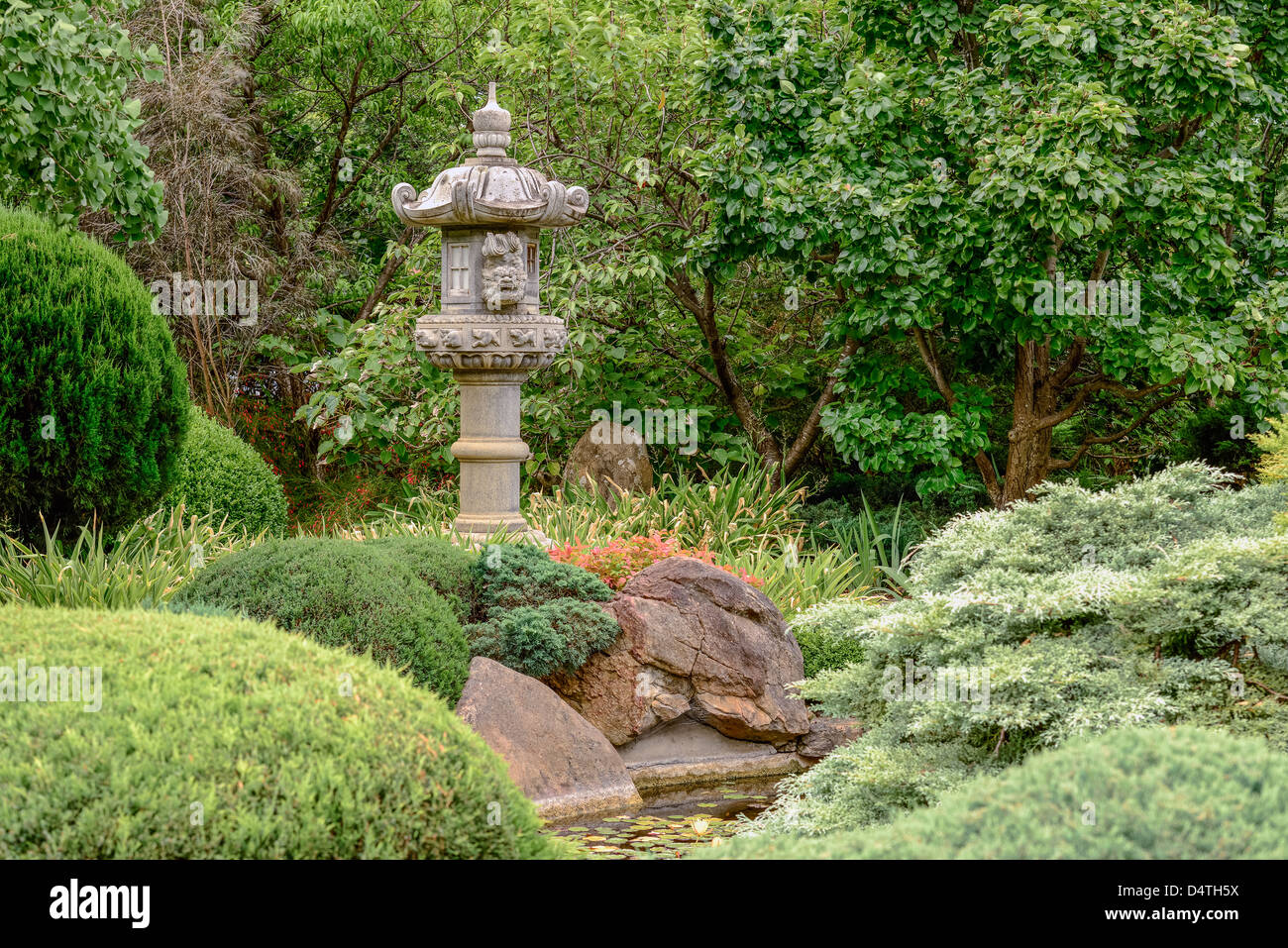 The immaculate Japanese Senzui Water Garden. Himeji Gardens, Adelaide ...
