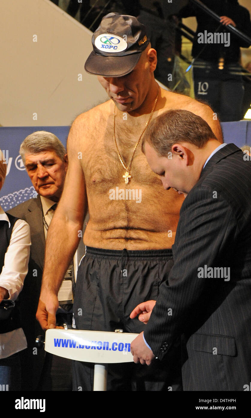 Valuev hi-res stock photography and images - Alamy