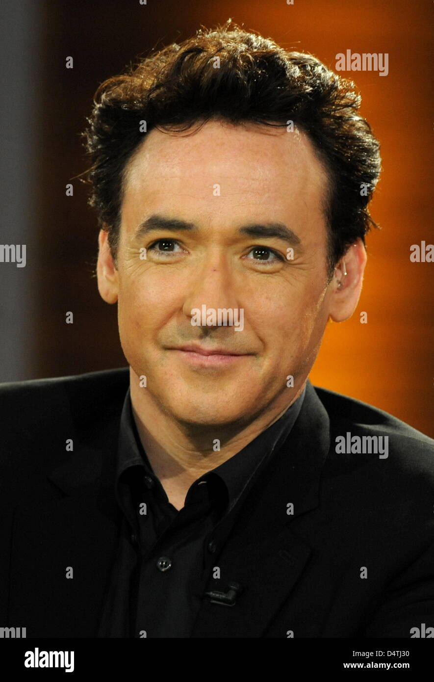 US actor John Cusack pictured during the German television show ?Wetten ...