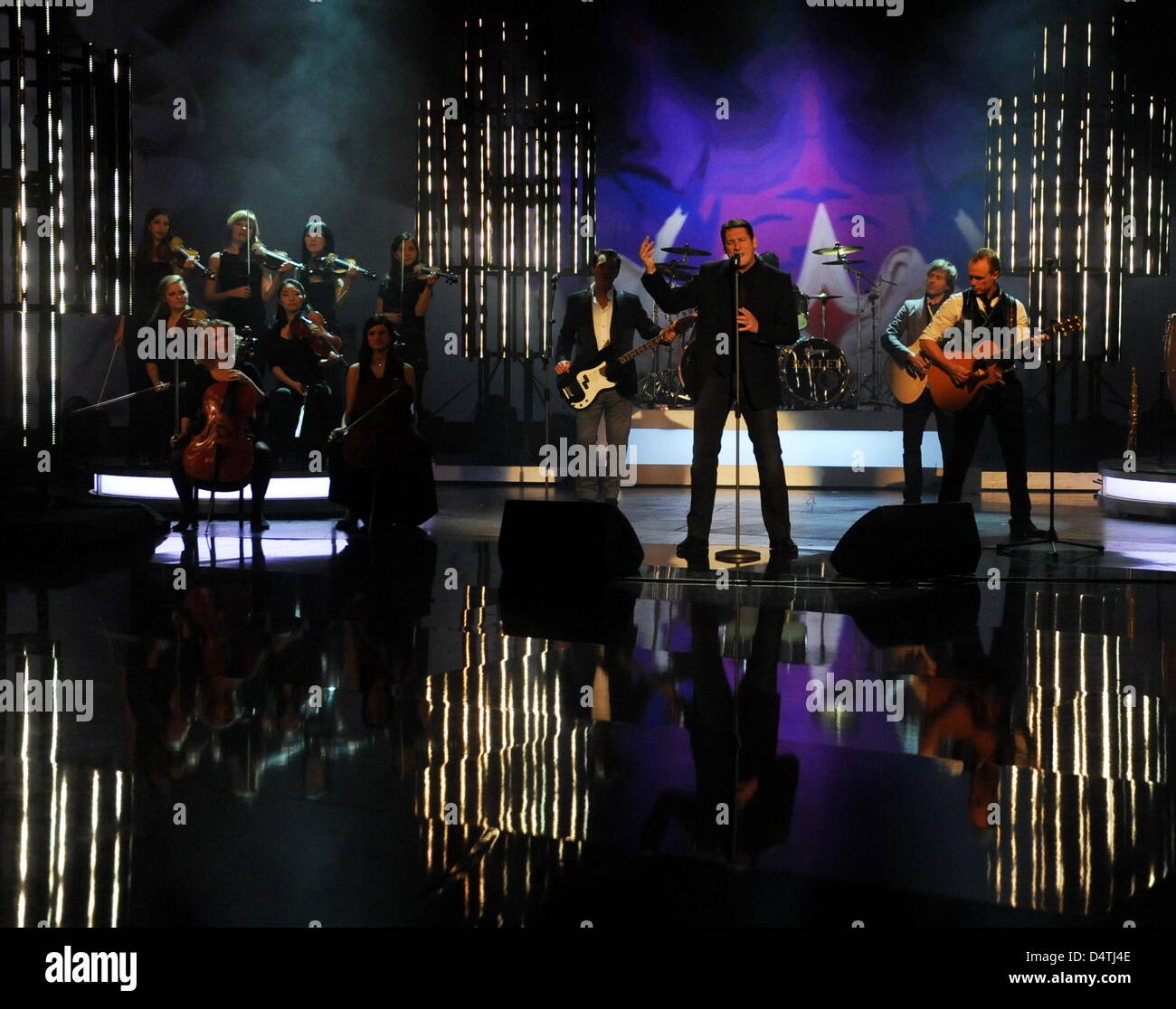The band ?Spandau Ballet? performs during the German television show ...