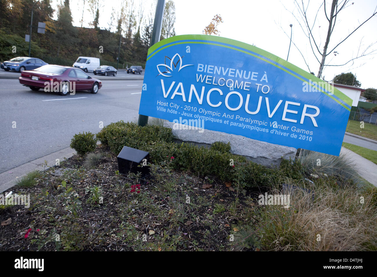 A sign welcomes visitors to Vancouver, Canada, 27 October 2009. The XXI ...