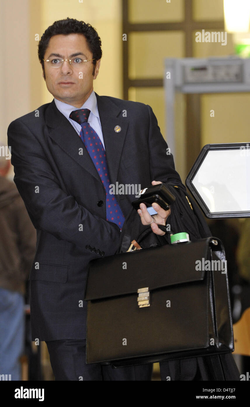Crime law justice clj trials security germany hi-res stock photography ...