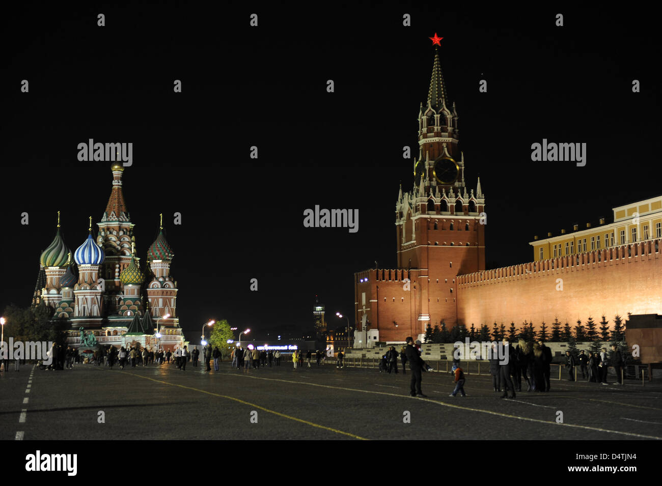The Red Square at night in Moscow, Russia, 11 October 2009. Photo ...