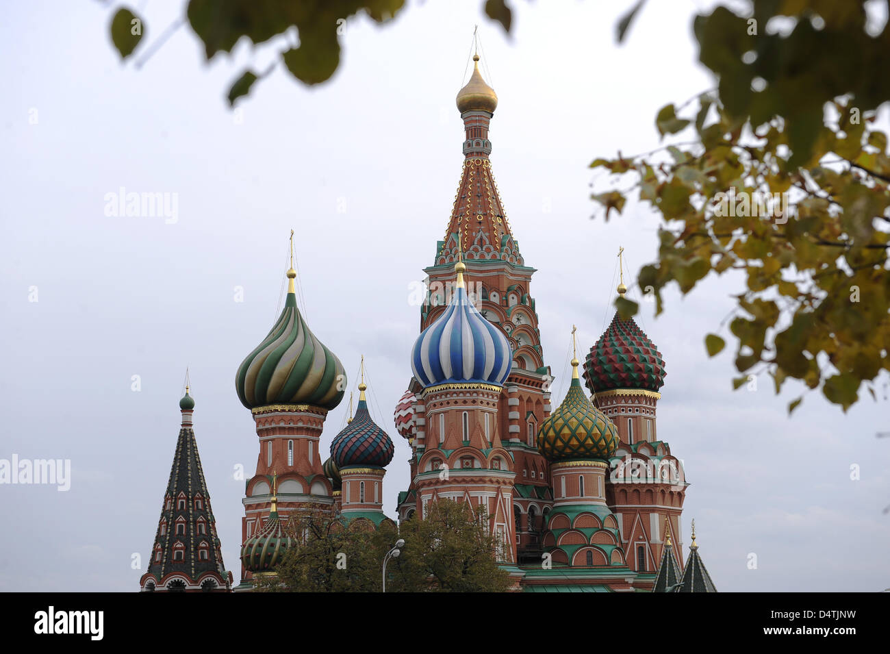The spires of Saint Basilius Cathedral on Red Square in Moscow, Russia ...