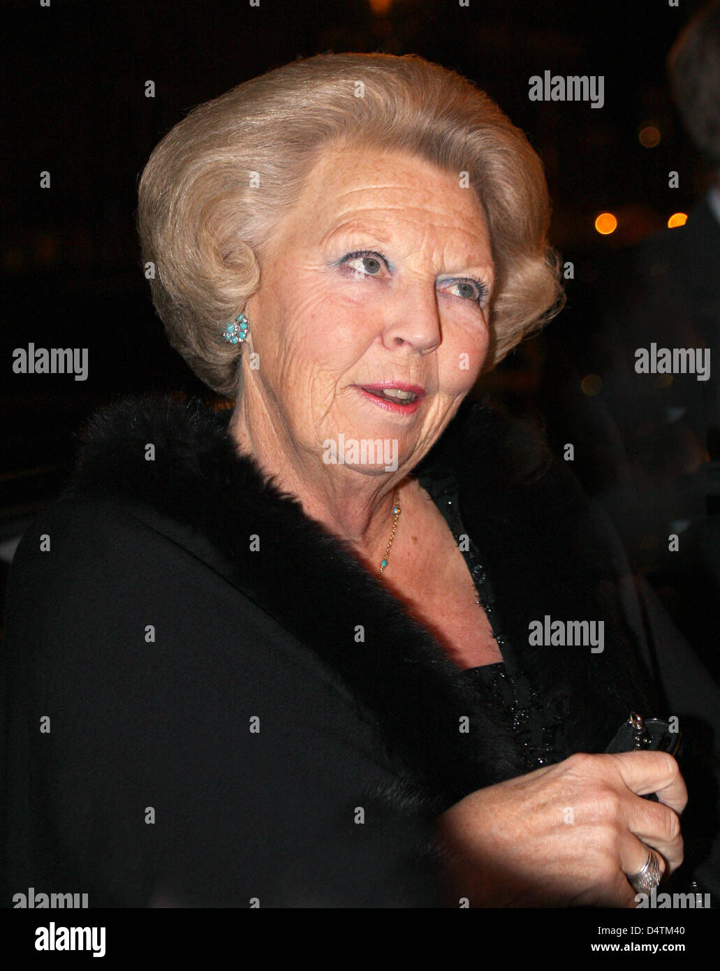 Dutch Queen Beatrix attends the premiere of the theatre show ?De ...