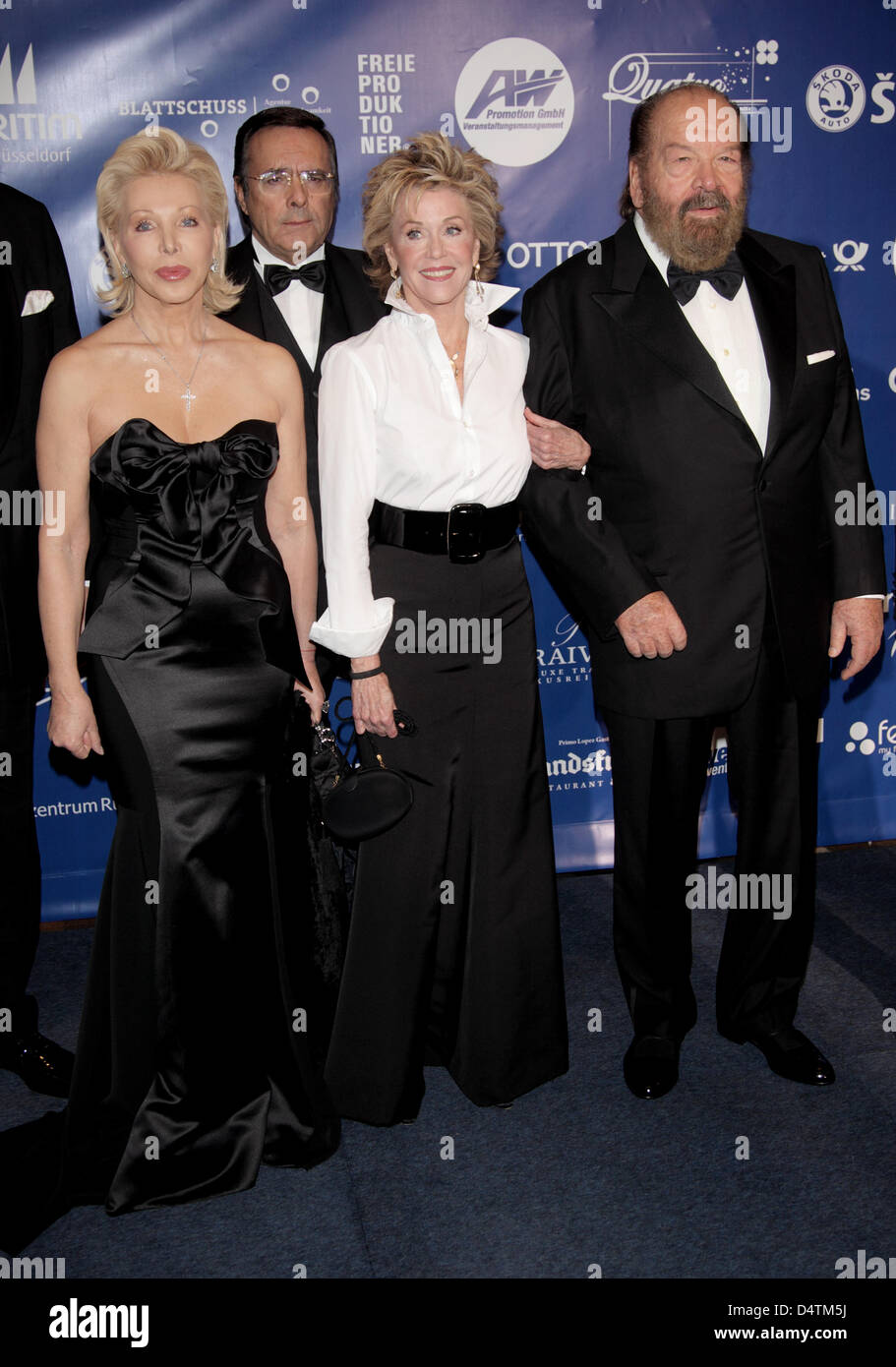 US actress Jane Fonda (L), Italian actor Bud Spencer (R), and German ...