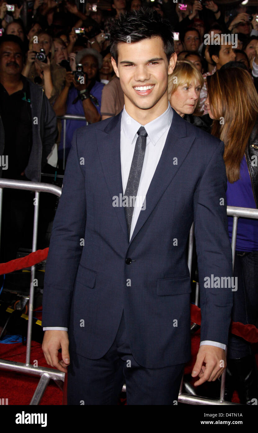 Actor Taylor Lautner arrives at the world premiere of the film ...