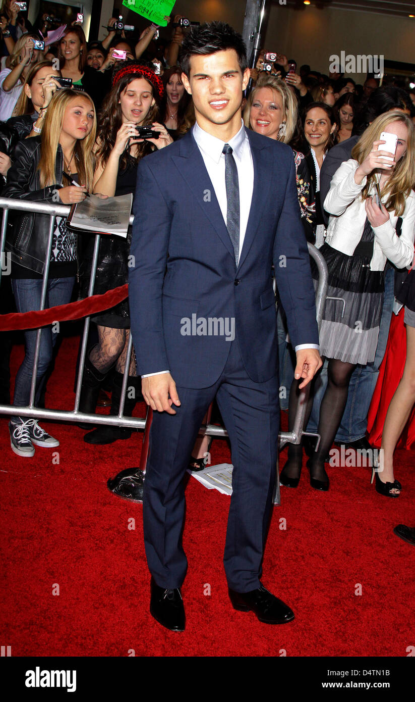 Actor Taylor Lautner arrives at the world premiere of the film ...