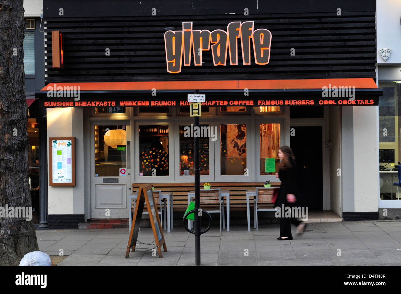 Giraffe restaurants hi-res stock photography and images - Alamy