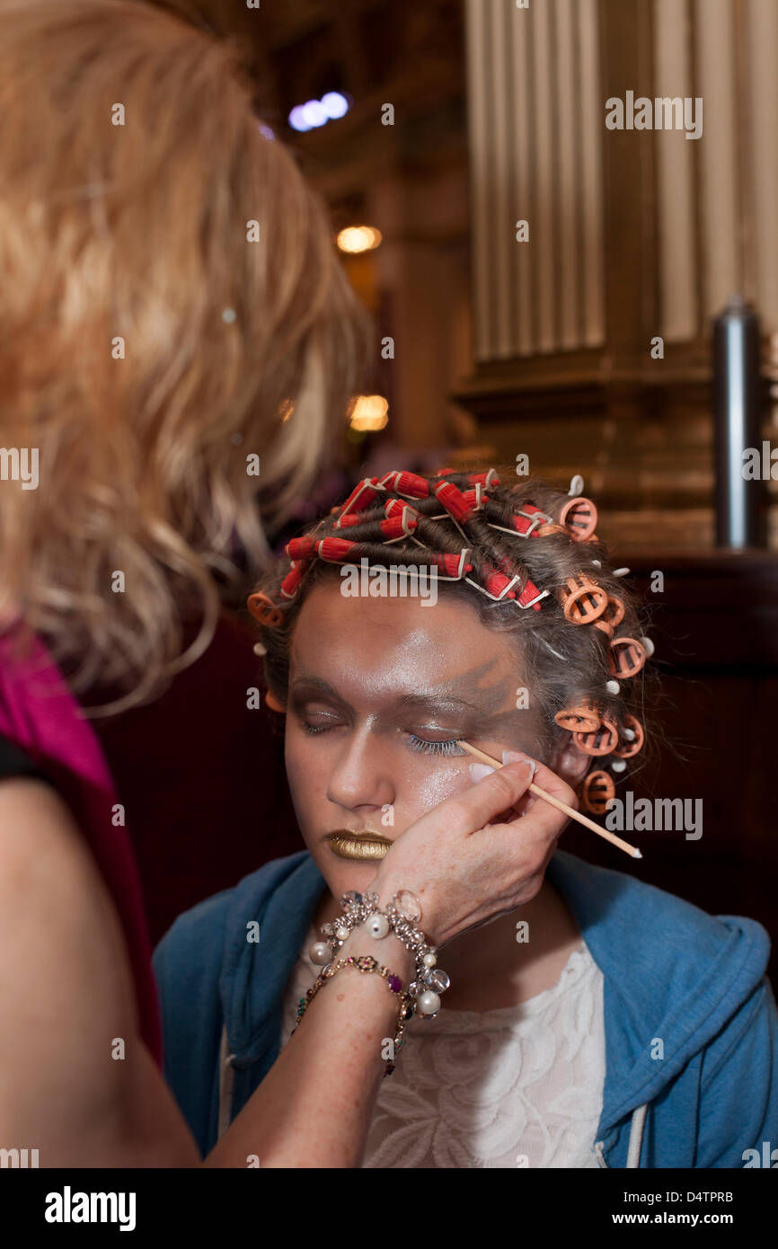 Lamming hi-res stock photography and images - Alamy