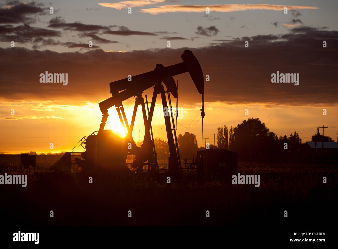 Oil Wells Sunset High Resolution Stock Photography and Images - Alamy