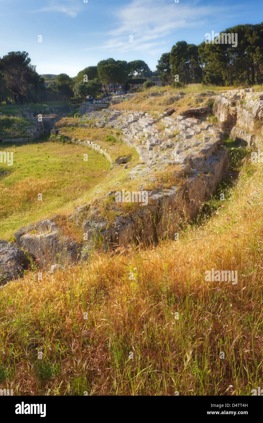 Syracuse, Roman amphitheater Stock Photo - Alamy